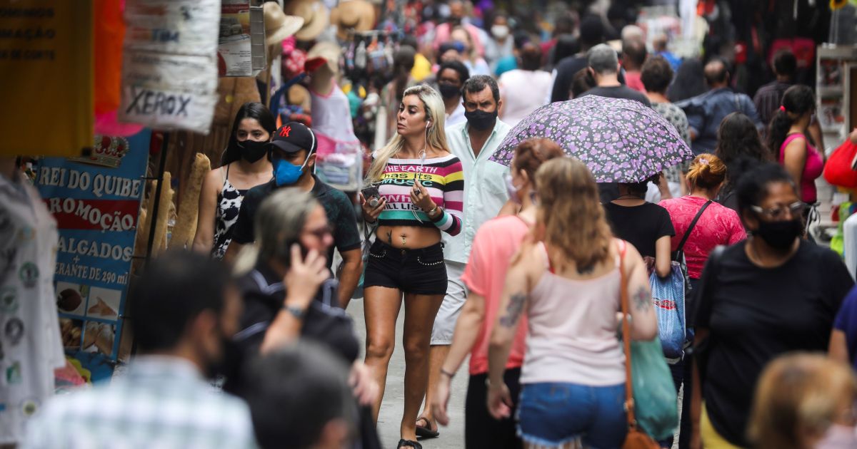 Intenção de consumo das famílias cresce 1,4% em setembro, aponta CNC ...